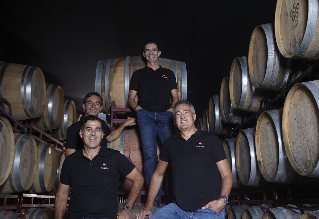 Restrito lança tinto 2020 que exalta o carácter do Douro Superior | O ...