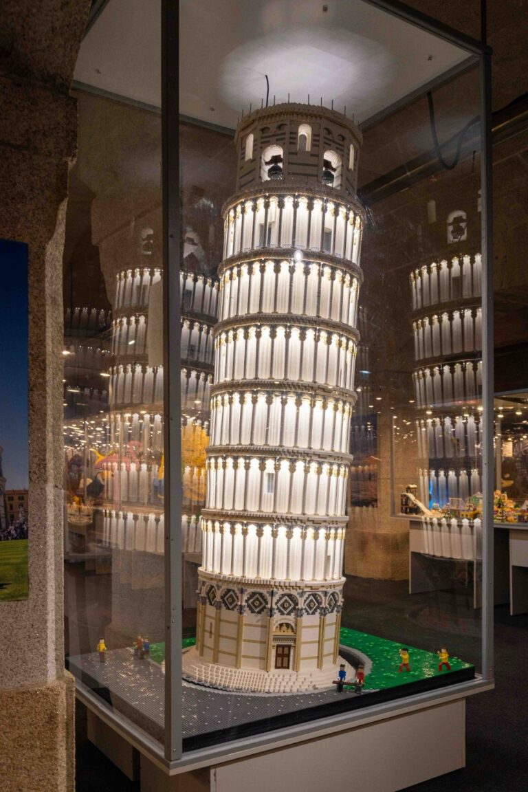 “Invasão dos Gigantes” – As peças LEGO tornam-se lições de Cultura e ...